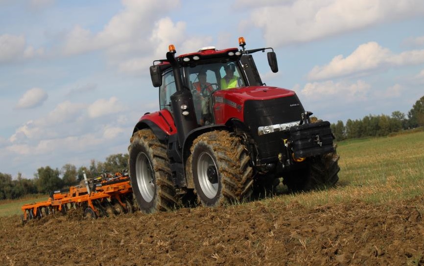 Case IH. Il Magnum 380 Cvx è il Tractor of the Year 2015 | TRATTORI Web ...
