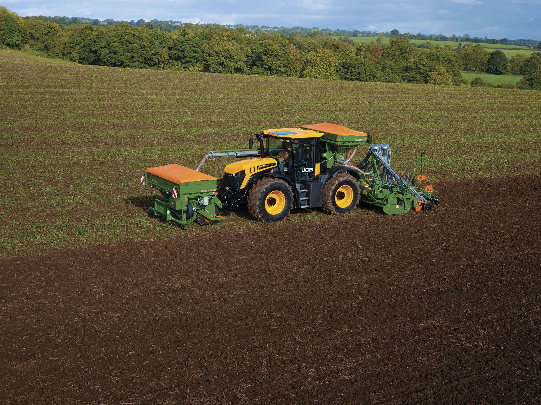 JCB Fastrac 4000. Pronti a tutto | TRATTORI Web - News sui trattori