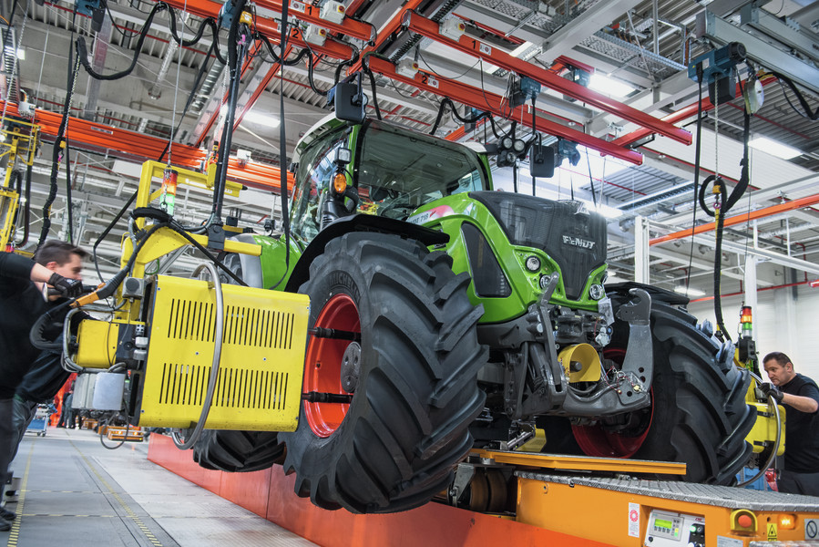 Fendt a Bologna con il nuovo colore 'Fendt Nature Green' | TRATTORI Web ...