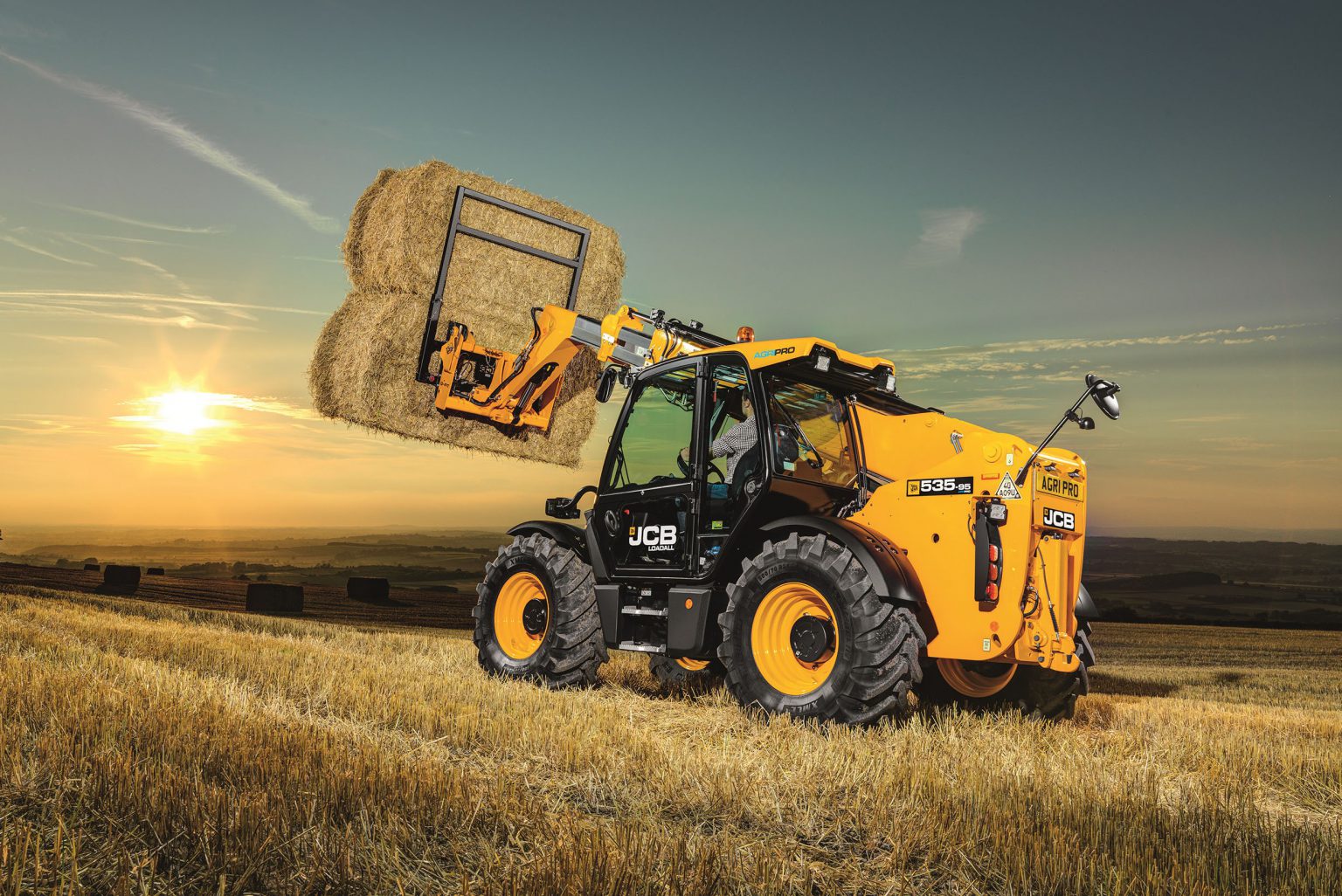 Jcb amplia la gamma di telescopici Agri Pro con due nuovi modelli ...