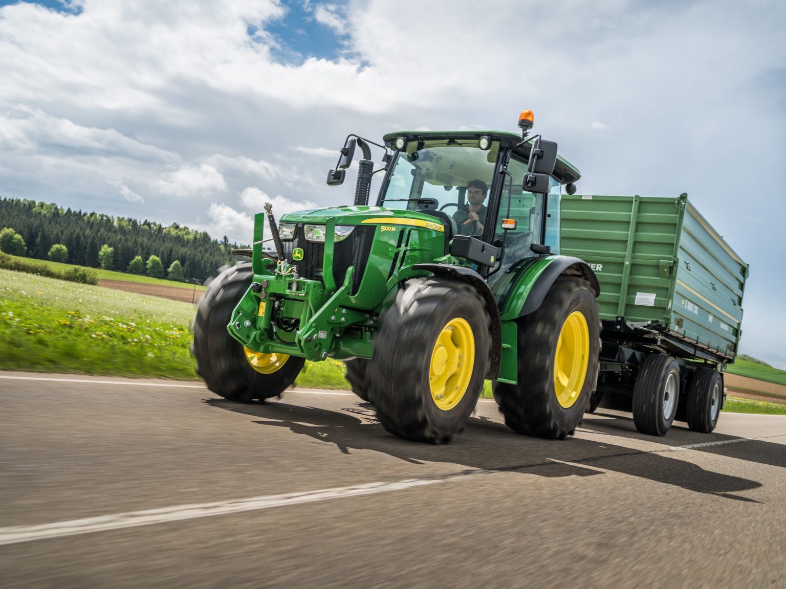 John Deere 5R, 5M e 5E. Il salto triplo del Cervo nel segmento 'utility ...