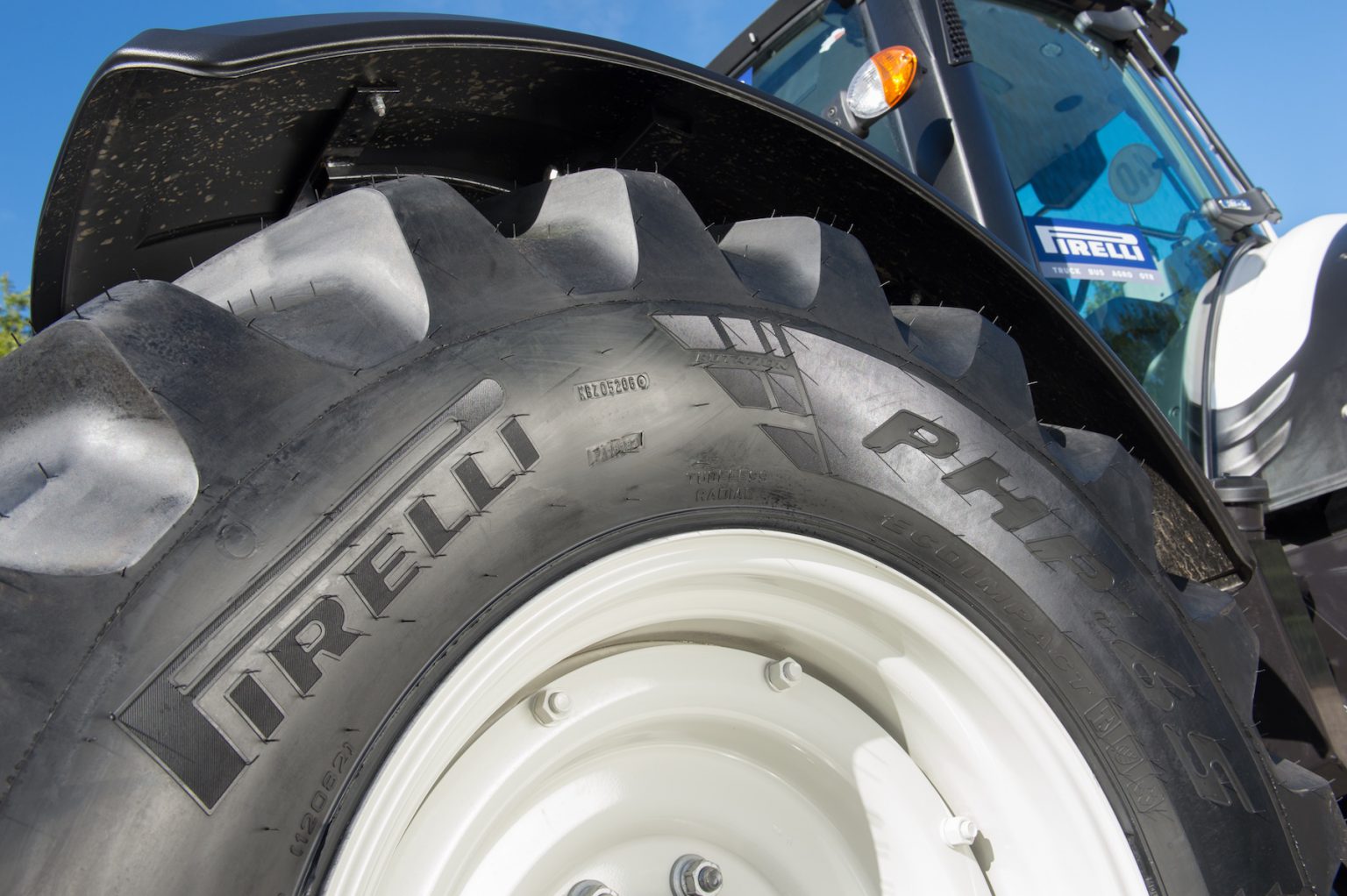 Pneumatici agricoli Pirelli, il nuovo capitolo targato Prometeon ...