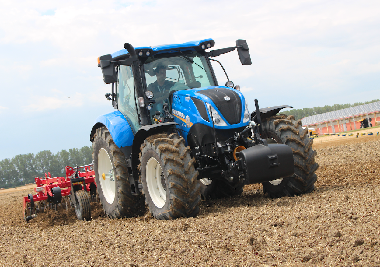New Holland T6.175 Dynamic Command. La verità sta nel mezzo | TRATTORI ...