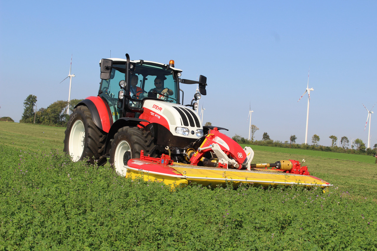 Steyr 4115 Kompakt HD, il lavoro non lo spaventa | Trattori Web