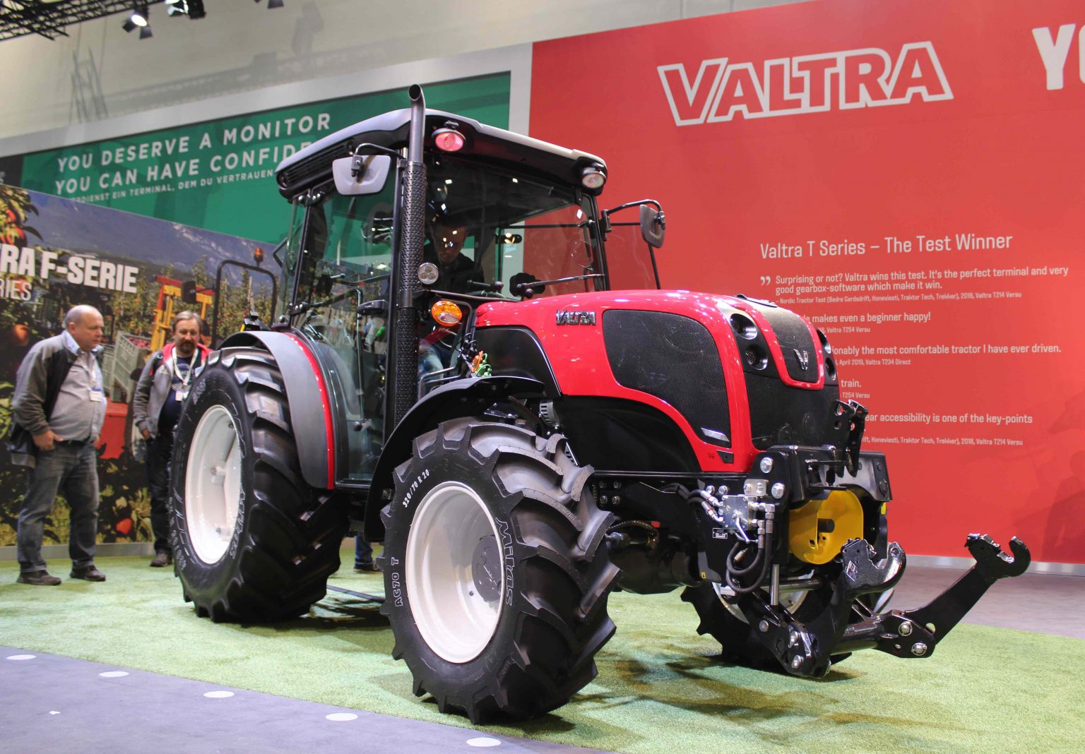 Valtra serie F, nuova gamma specializzata made in Italy
