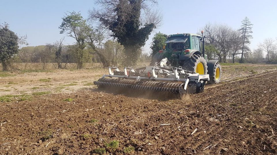 Ermo, la minima lavorazione per l'alta potenza | TRATTORI Web - News ...