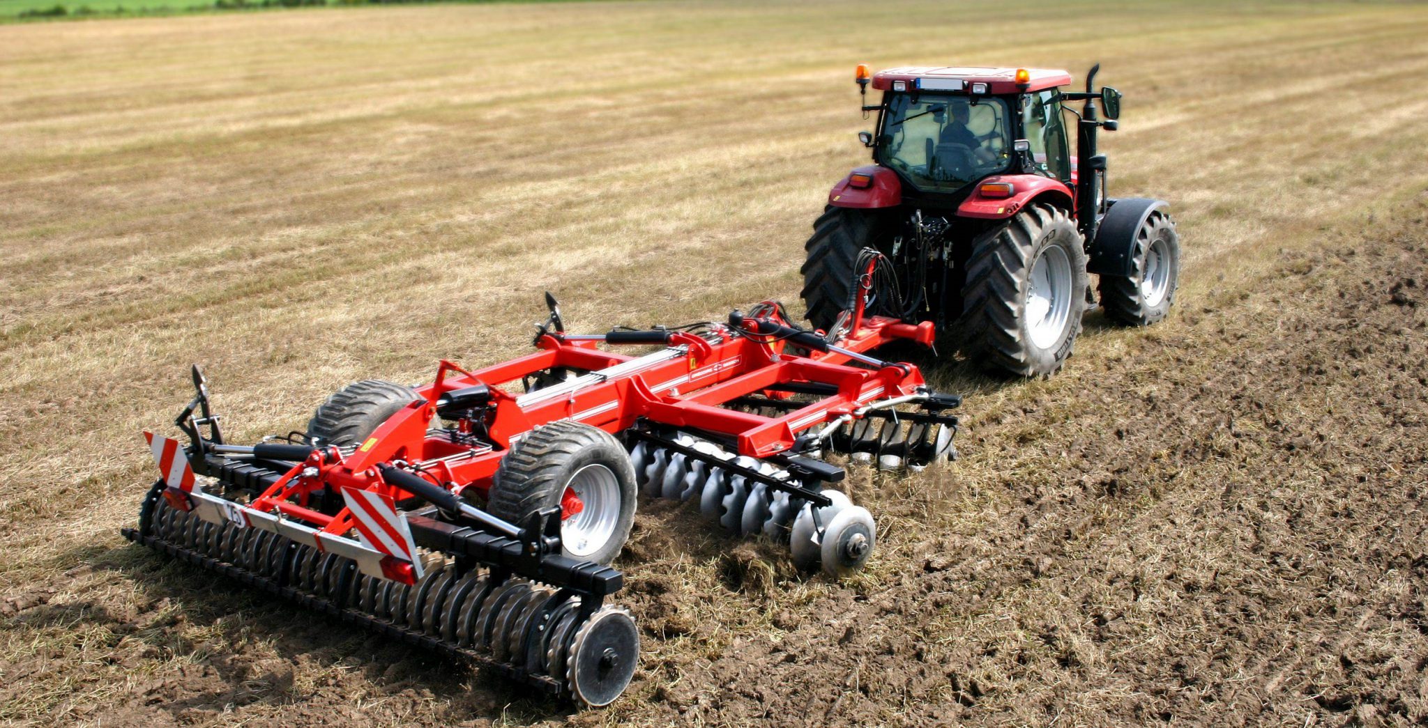 Grégoire Besson, una gamma completa di 'Cover' | TRATTORI Web - News ...