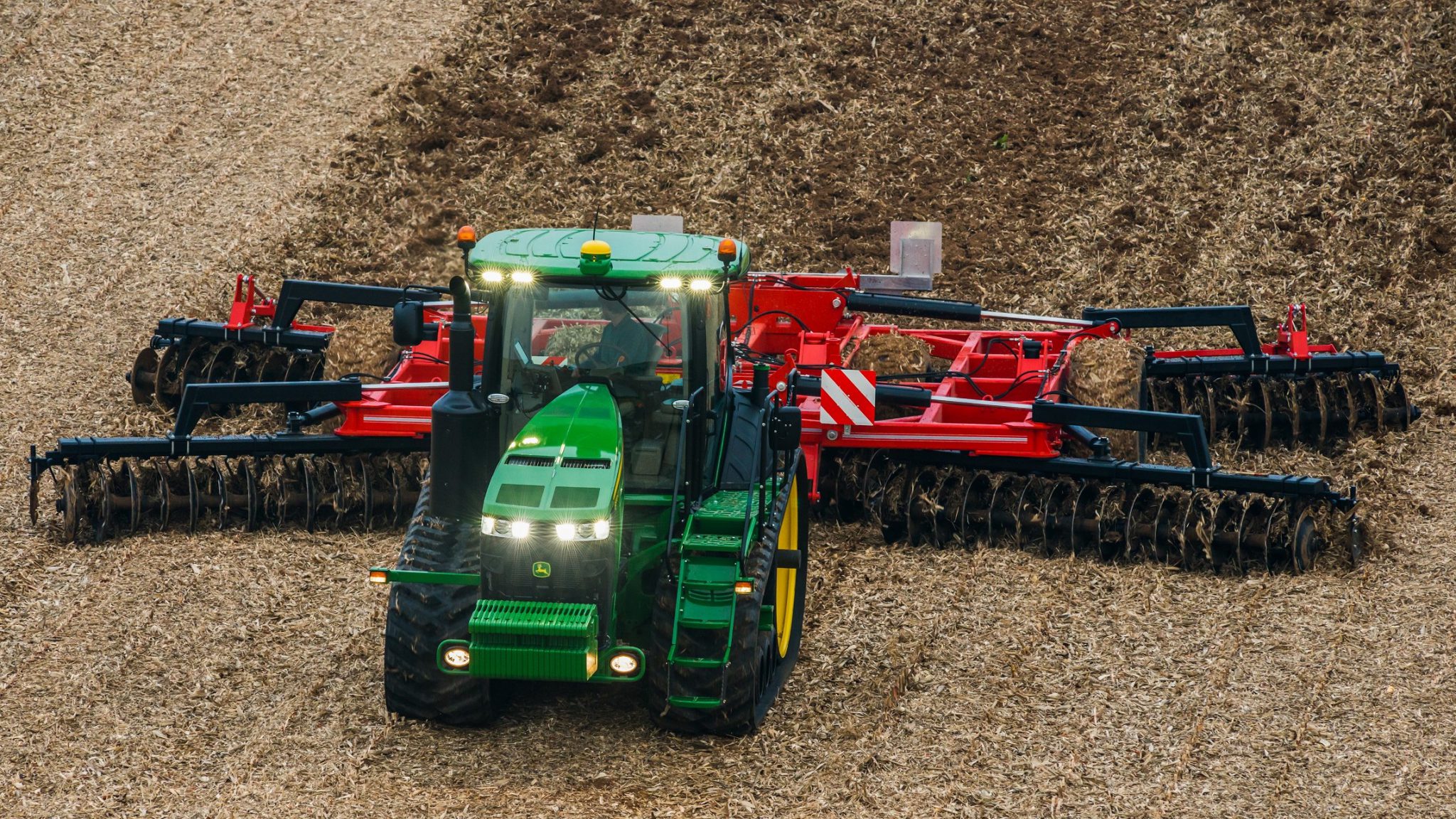 Grégoire Besson, una gamma completa di 'Cover' | TRATTORI Web - News ...