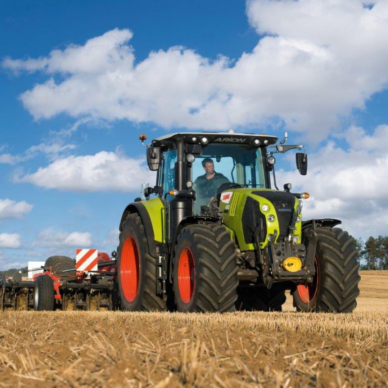 CLAAS estende la garanzia MAXI CARE Plus e i servizi anche ai trattori