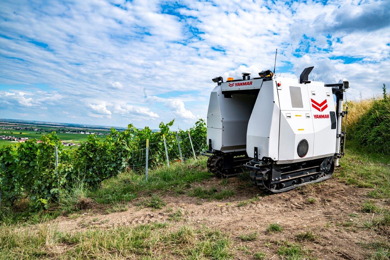 Yanmar presenta un robot agricolo autonomo per vigneti