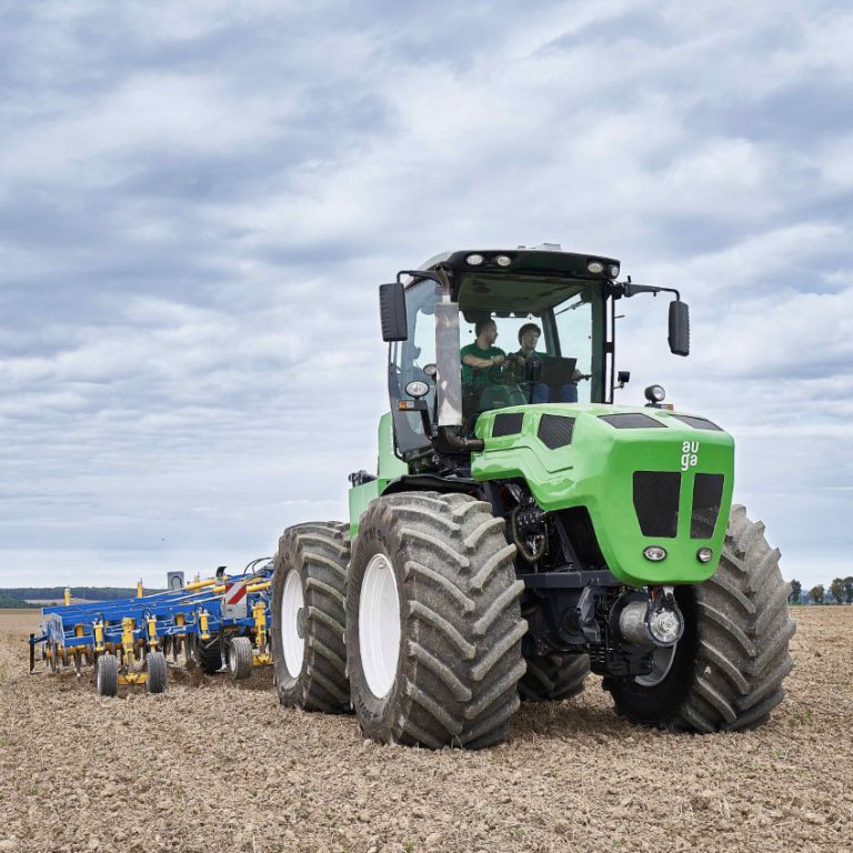 Auga M1, primo trattore con alimentazione elettrica e a biometano