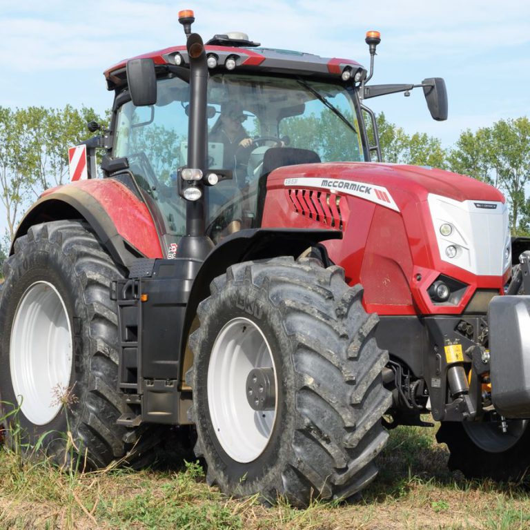 McCormick X8 VT-Drive Stage V, rinnovato il design