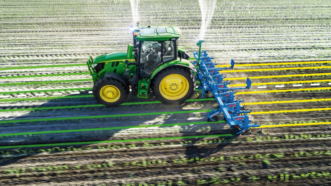 John Deere, riflettori puntati su AutoTrac e AutoPath