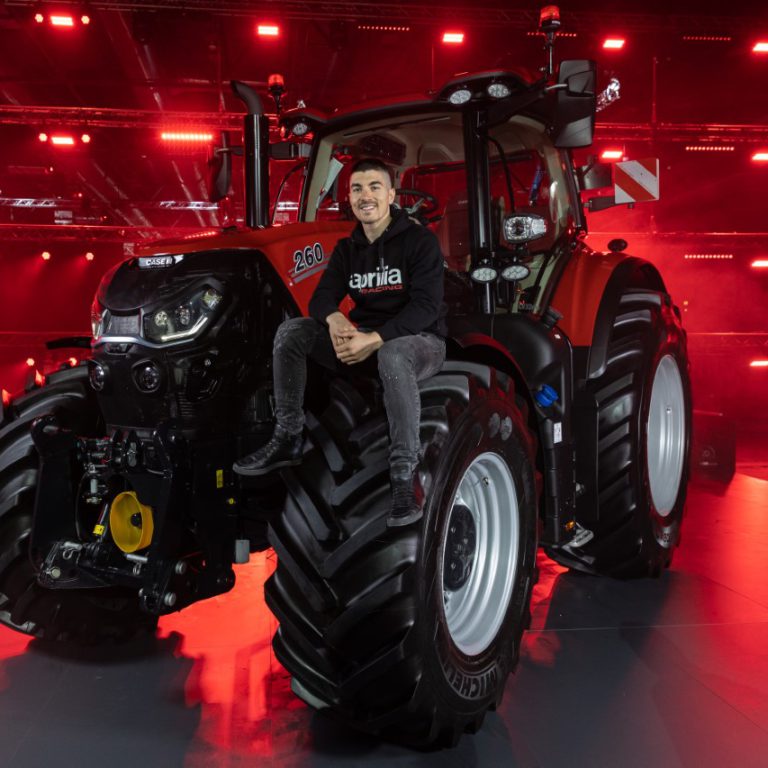 Case IH, per il secondo anno è sponsor di Aprilia in MotoGP