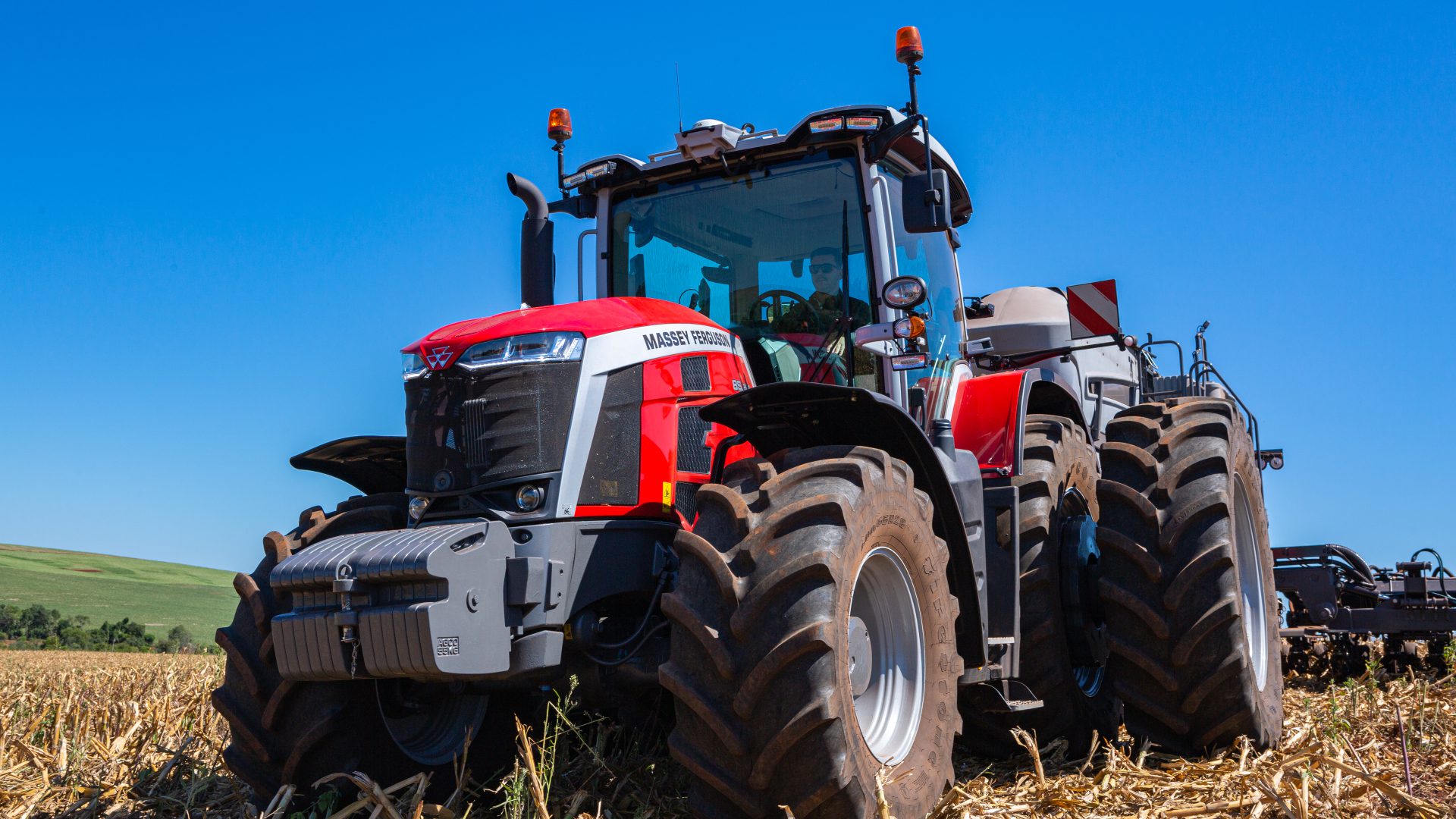 Massey Ferguson trionfa a Trator do ano con MF 8S e MF 4707 Cab