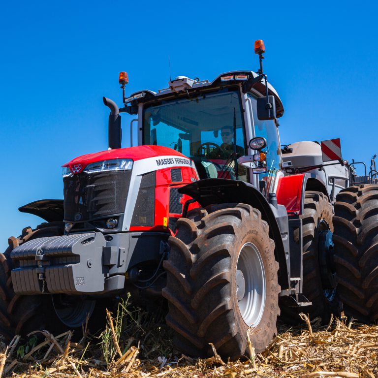 Massey Ferguson trionfa a Trator do ano con MF 8S e MF 4707 Cab