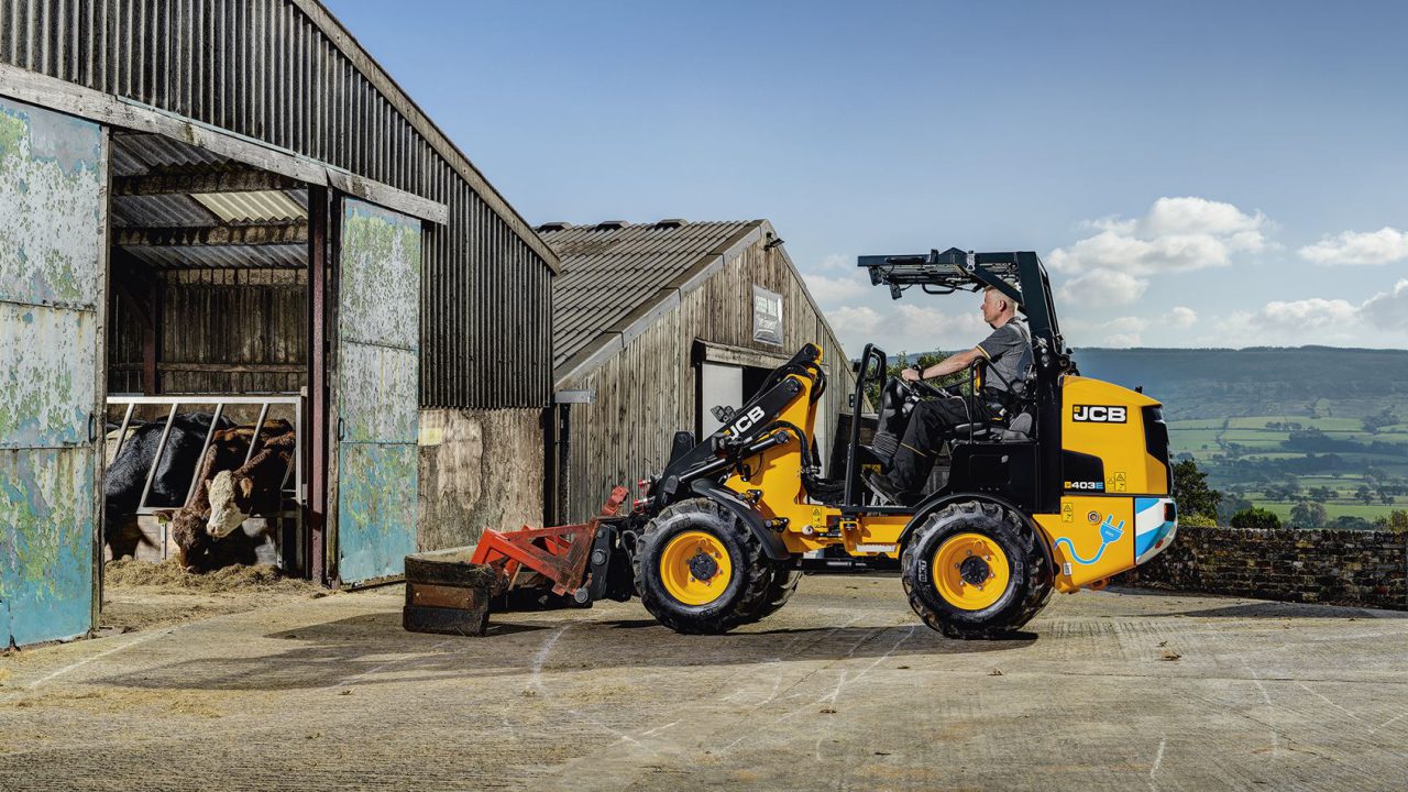 JCB 403E, svelata la nuova pala compatta elettrica