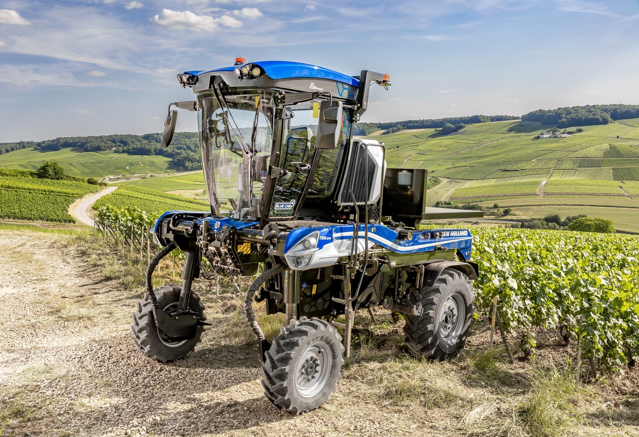TE6, svelati i nuovi Straddle Tractor di New Holland per vigneto