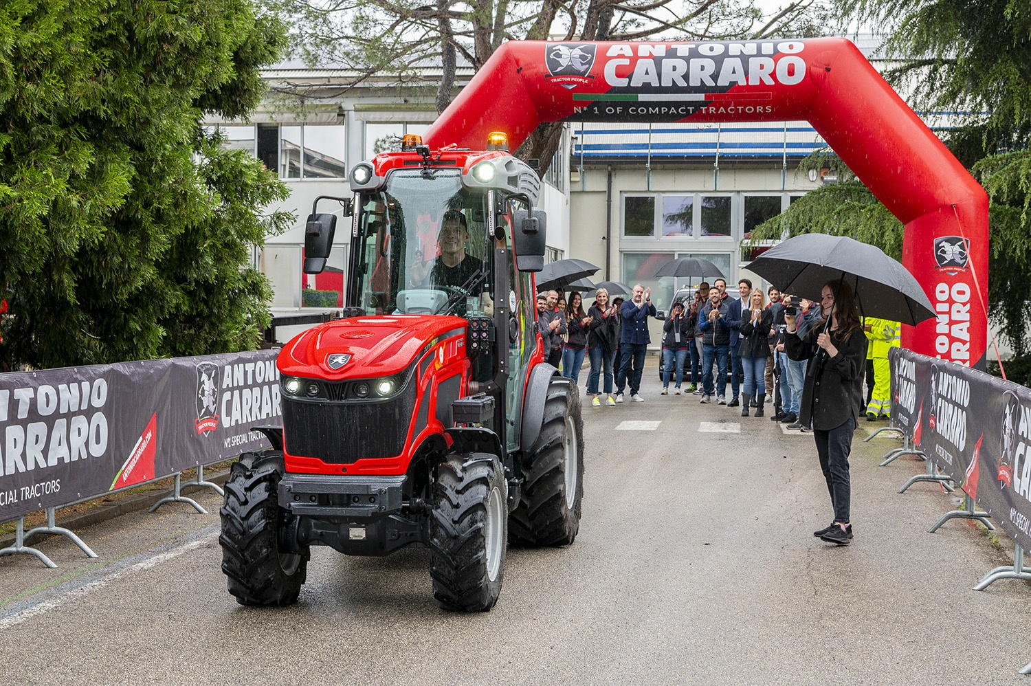 Tractor Trek, Antonio Carraro in viaggio per l'Europa con il Tony V