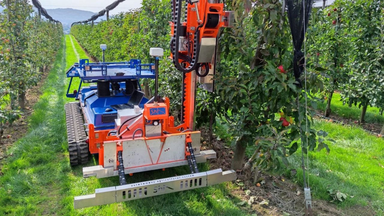 Agilehelper, il trattore autonomo di PEK Automotive per i vigneti