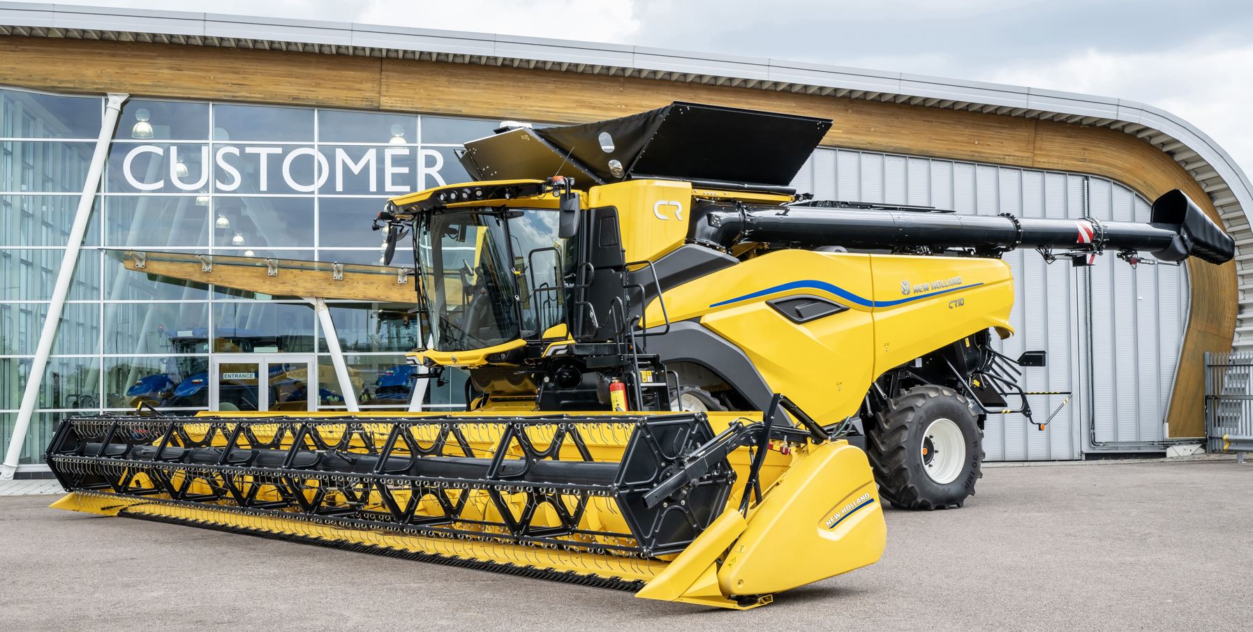 CR10, le nuove mietitrebbie scuotipaglia di New Holland