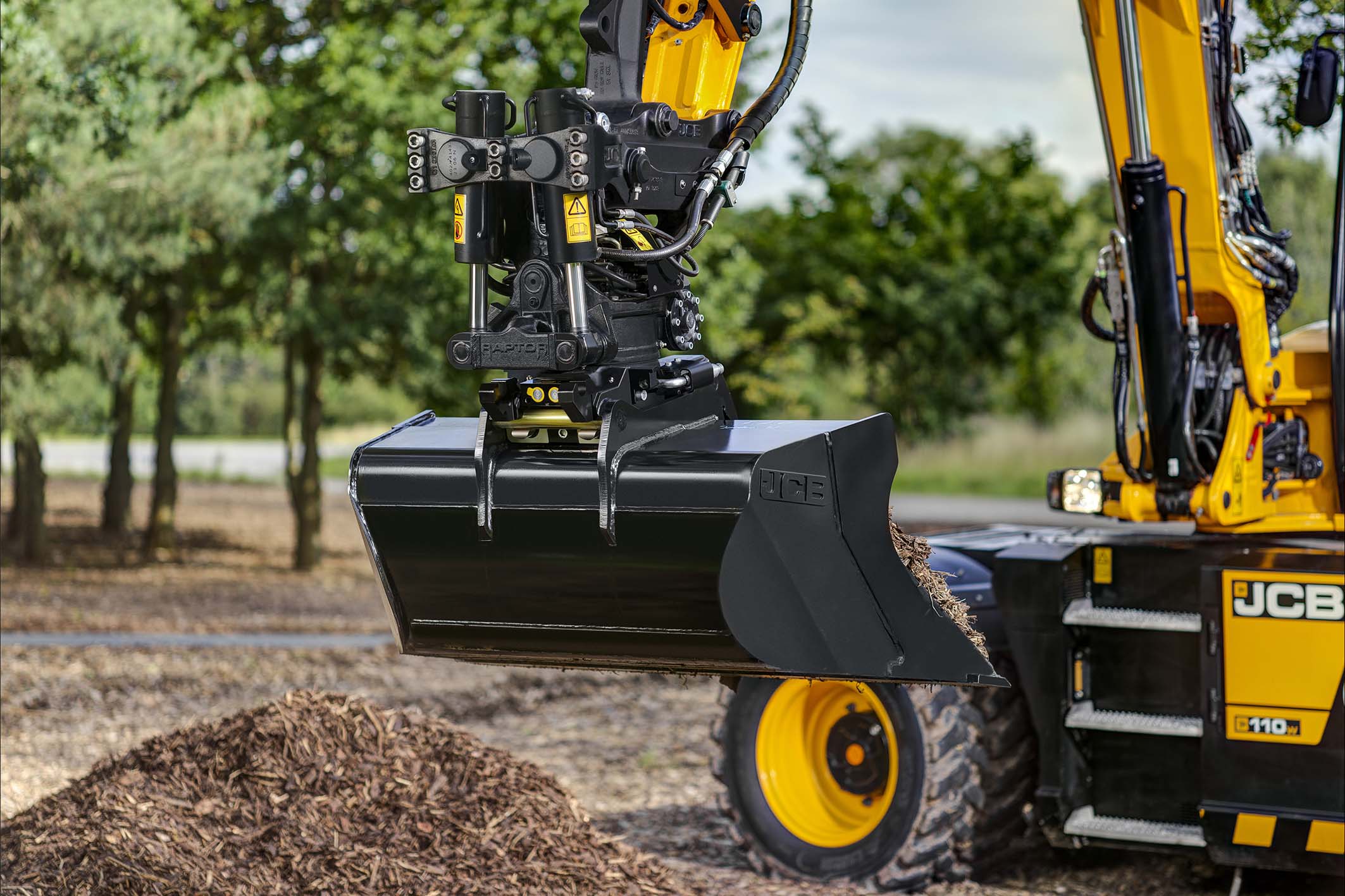 Raptor, JCB aggiunge il sistema tilt-rotator all'escavatore Hydradig