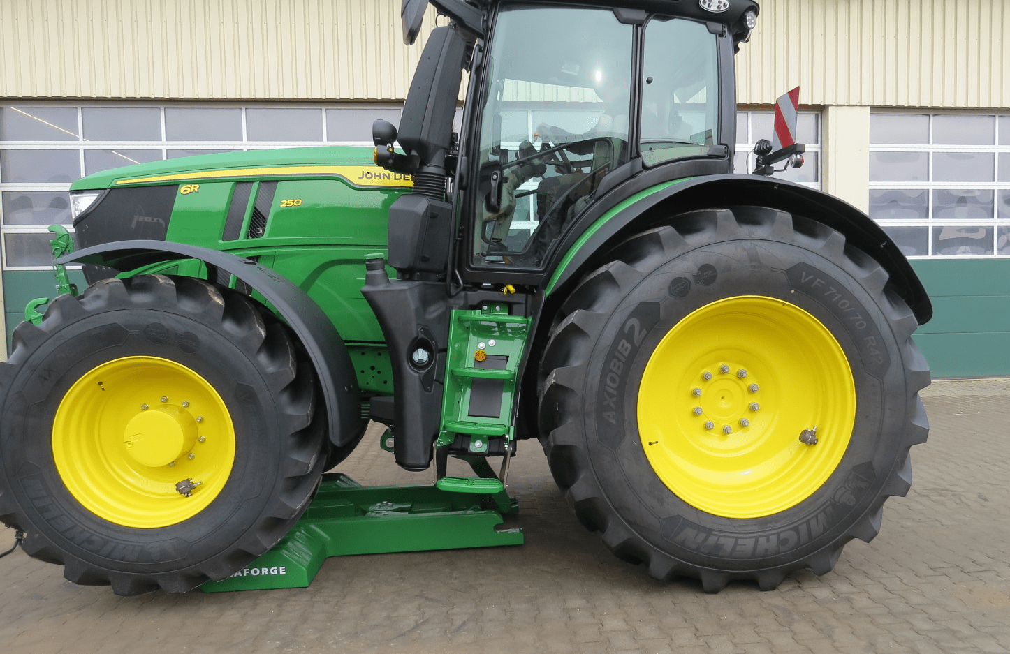 LAFORGE, nuovo sistema di zavorramento per trattori John Deere