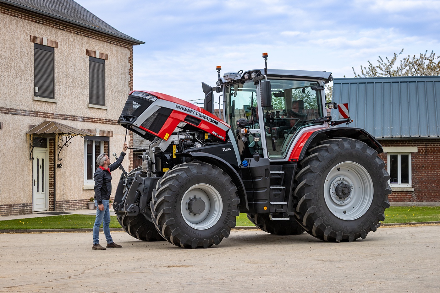 MF 8S Xtra, la nuova gamma di trattori Massey Ferguson