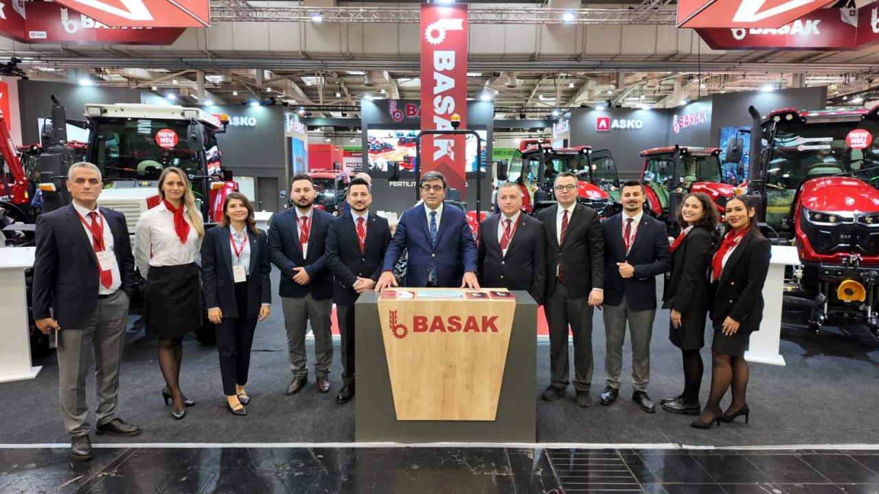 Basak 5165 Red Power, il nuovo trattore da 170 cv