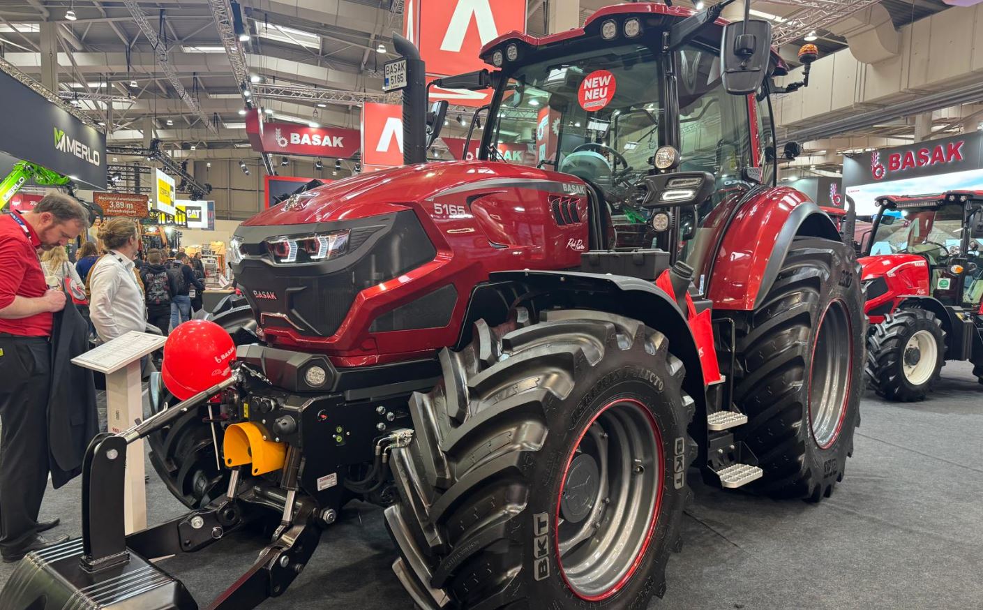 Basak 5165 Red Power, il nuovo trattore da 170 cv
